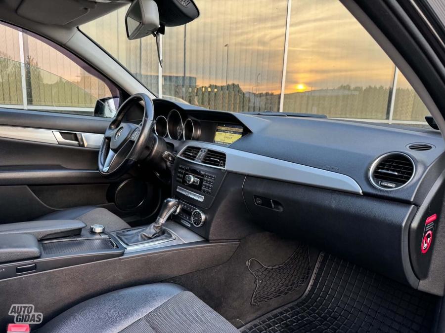 Melns Mercedes-Benz c-220 2012 Panevēža, ar dzinēja tilpumu 2.20 L un nobraukumu 0 tūkst. km par 4750 €, foto 16 vietnē AUTOMOTO.COM.LV