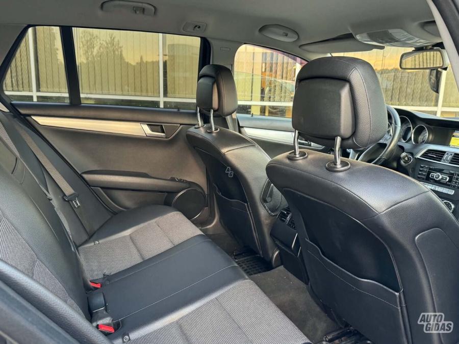 Melns Mercedes-Benz c-220 2012 Panevēža, ar dzinēja tilpumu 2.20 L un nobraukumu 0 tūkst. km par 4750 €, foto 18 vietnē AUTOMOTO.COM.LV