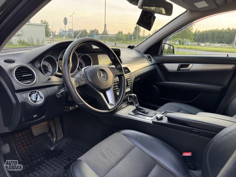 Black Mercedes-Benz c-220 2012 in Panevezys, with an engine capacity of 2.20 L and mileage of 0 thousand km for 4500 €, photo 13 on AUTOMOTO.COM.LV