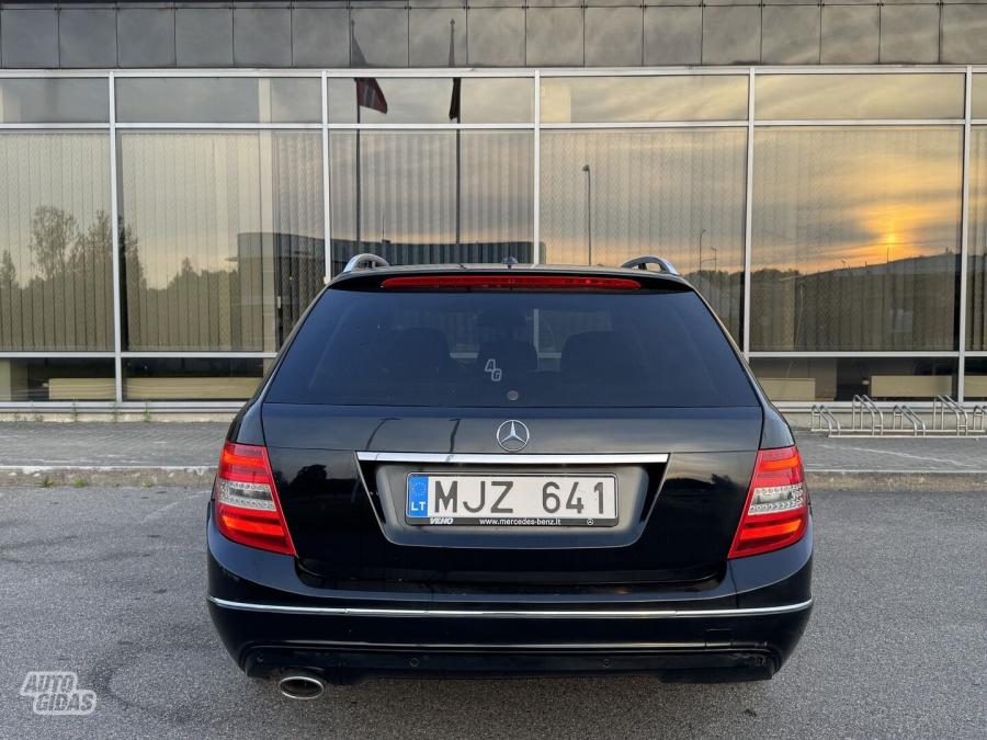 Melns Mercedes-Benz c-220 2012 Panevēža, ar dzinēja tilpumu 2.00 L un nobraukumu 0 tūkst. km par 4500 €, foto 11 vietnē AUTOMOTO.COM.LV