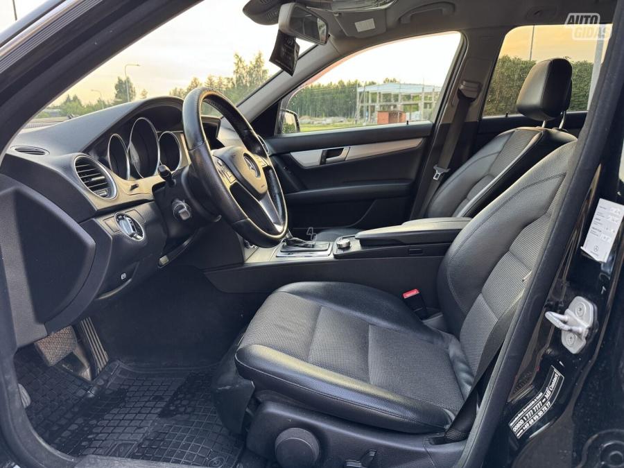 Melns Mercedes-Benz c-220 2012 Panevēža, ar dzinēja tilpumu 2.00 L un nobraukumu 0 tūkst. km par 4500 €, foto 14 vietnē AUTOMOTO.COM.LV