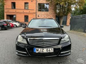 Черный Мерседес Ц 220 2012 в Паневежис, объемом двигателя 2.20 л и пробегом 0 тыс. км за 3999 €, фото 3 на AUTOMOTO.COM.LV