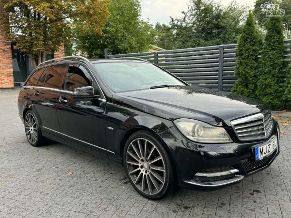 Black Mercedes-Benz c-220 2012 in Panevezys, with an engine capacity of 2.20 L and mileage of 0 thousand km for 3999 €, photo 4 on AUTOMOTO.COM.LV