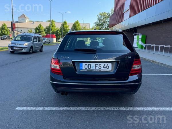 Melns Mercedes-Benz c-220 2013 Rīga, ar dzinēja tilpumu 2.20 L un nobraukumu 263 tūkst. km par 5999 €, foto 4 vietnē AUTOMOTO.COM.LV