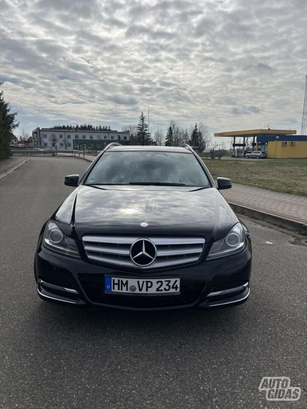 Melns Mercedes-Benz c-220 2013 Kauņa, ar dzinēja tilpumu 2.10 L un nobraukumu 300 tūkst. km par 6200 €, foto 2 vietnē AUTOMOTO.COM.LV