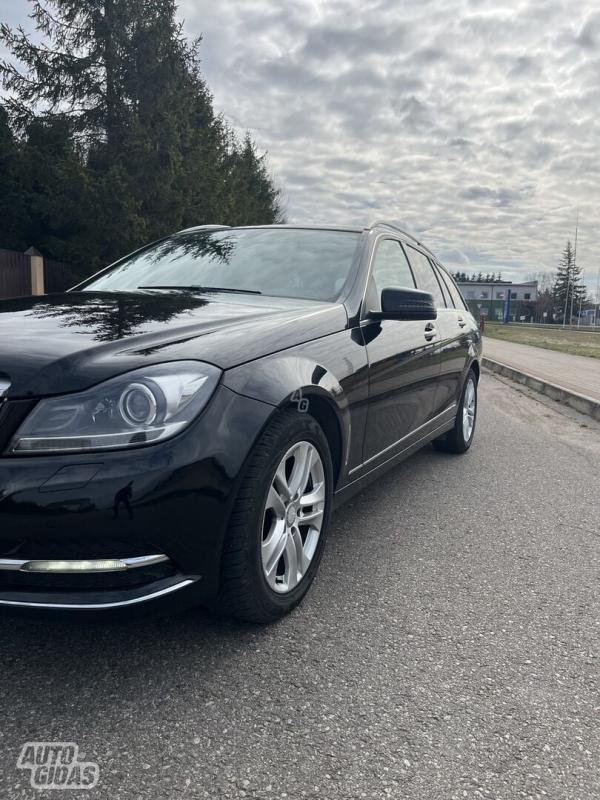 Melns Mercedes-Benz c-220 2013 Kauņa, ar dzinēja tilpumu 2.10 L un nobraukumu 300 tūkst. km par 6200 €, foto 3 vietnē AUTOMOTO.COM.LV