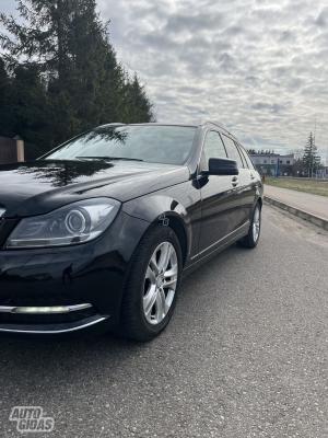 Black Mercedes-Benz c-220 2013 in Kaunas, with an engine capacity of 2.10 L and mileage of 300 thousand km for 6200 €, photo 4 on AUTOMOTO.COM.LV
