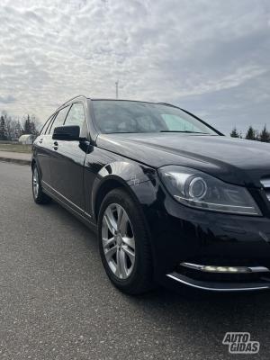 Black Mercedes-Benz c-220 2013 in Kaunas, with an engine capacity of 2.10 L and mileage of 300 thousand km for 6200 €, photo 5 on AUTOMOTO.COM.LV