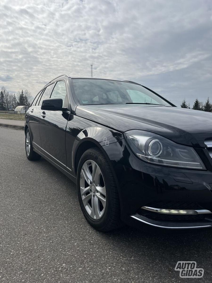 Black Mercedes-Benz c-220 2013 in Kaunas, with an engine capacity of 2.10 L and mileage of 300 thousand km for 6200 €, photo 5 on AUTOMOTO.COM.LV