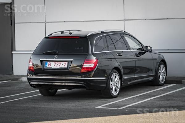 Black Mercedes-Benz c-220 2013 in Riga, with an engine capacity of 2.20 L and mileage of 311 thousand km for 6500 €, photo 4 on AUTOMOTO.COM.LV