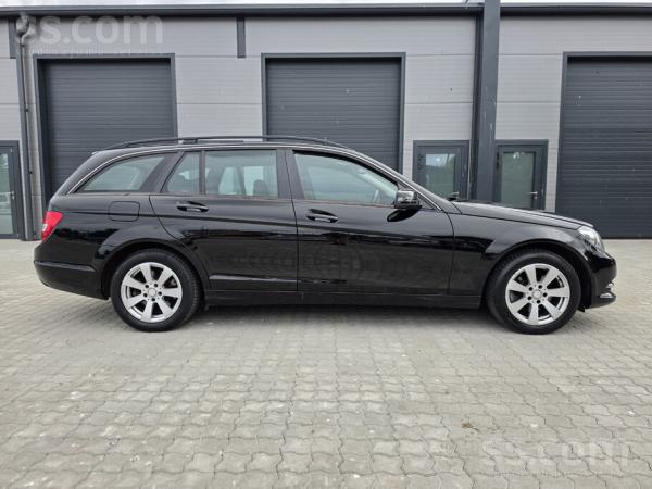 Melns Mercedes-Benz c-220 2013 Liepāja, ar dzinēja tilpumu 2.20 L un nobraukumu 318 tūkst. km par 5490 €, foto 5 vietnē AUTOMOTO.COM.LV