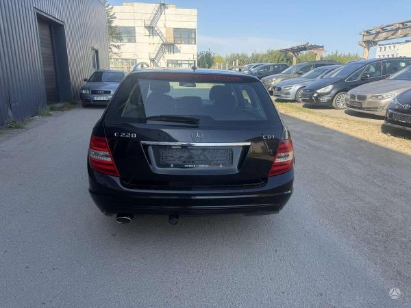 Mercedes-Benz c-220 2013 in Panevezys on AUTOMOTO.COM.LV Black Mercedes-Benz c-220 2013 in Panevezys, with an engine capacity of 2.14 L and mileage of 258 thousand km for 4555 €, photo 7 on AUTOMOTO.COM.LV