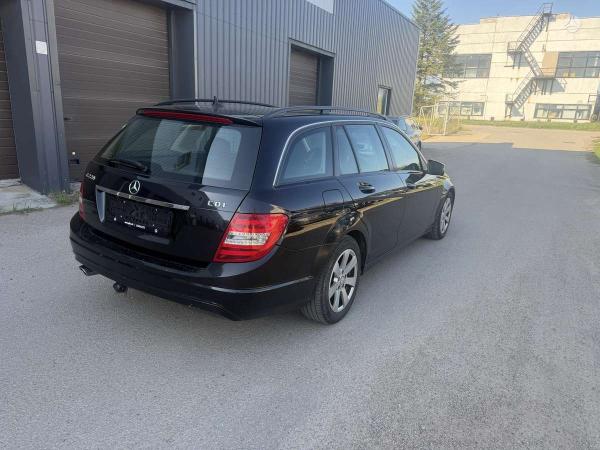 Mercedes-Benz c-220 2013 in Panevezys on AUTOMOTO.COM.LV Black Mercedes-Benz c-220 2013 in Panevezys, with an engine capacity of 2.14 L and mileage of 258 thousand km for 4555 €, photo 8 on AUTOMOTO.COM.LV