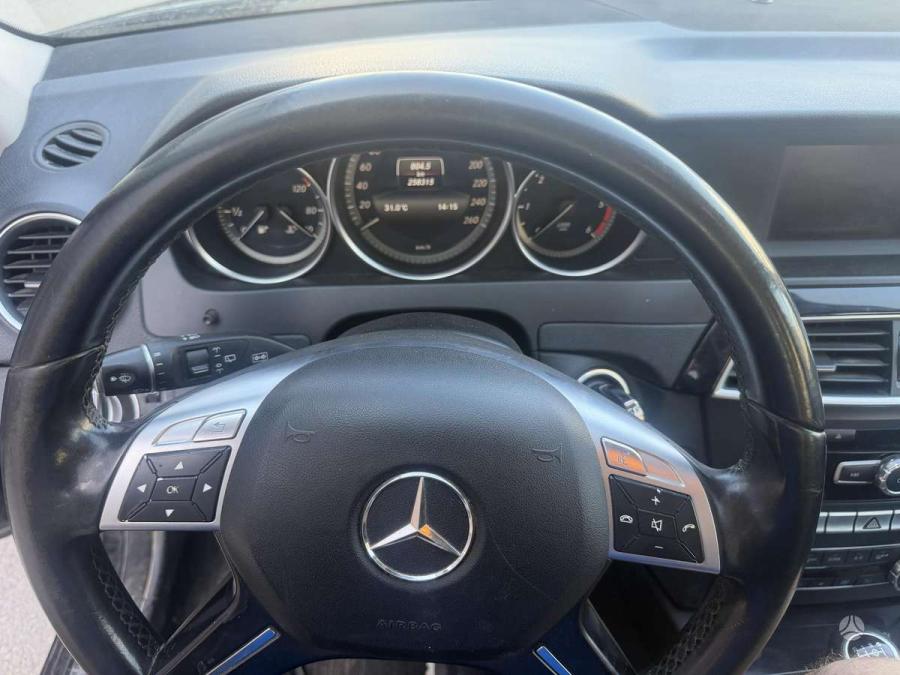 Black Mercedes-Benz c-220 2013 in Panevezys, with an engine capacity of 2.14 L and mileage of 258 thousand km for 4555 €, photo 18 on AUTOMOTO.COM.LV