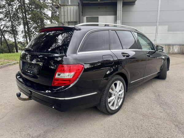 Mercedes-Benz c-220 2013 Viļņa vietnē Melns Mercedes-Benz c-220 2013 Viļņa, ar dzinēja tilpumu 2.14 L un nobraukumu 233 tūkst. km par 6500 €, foto 4 vietnē AUTOMOTO.COM.LV