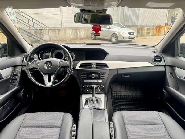 Mercedes-Benz c-220 2013 Viļņa vietnē Melns Mercedes-Benz c-220 2013 Viļņa, ar dzinēja tilpumu 2.14 L un nobraukumu 233 tūkst. km par 6500 €, foto 10 vietnē AUTOMOTO.COM.LV