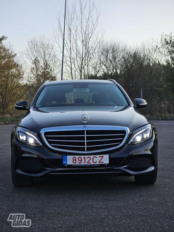 Melns Mercedes-Benz c-220 2014 Viļņa, ar dzinēja tilpumu 2.10 L un nobraukumu 458 tūkst. km par 9400 €, foto 3 vietnē AUTOMOTO.COM.LV