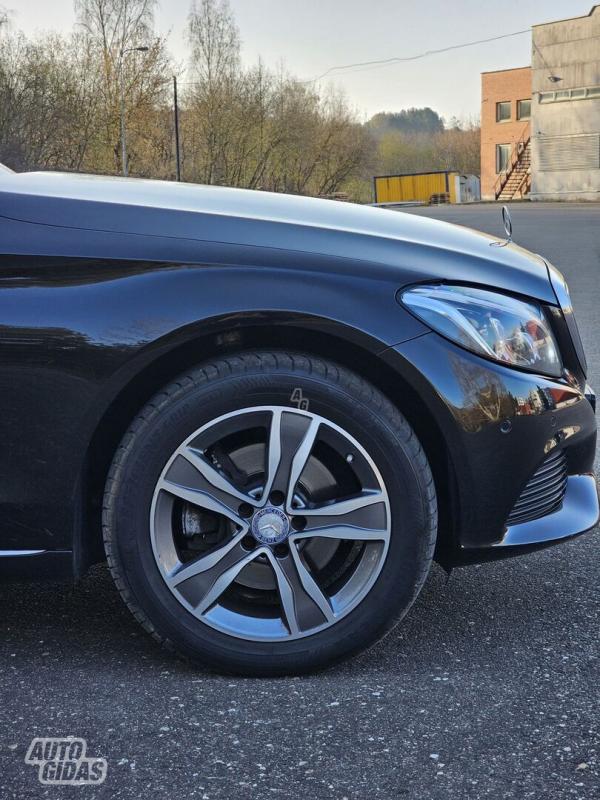 Melns Mercedes-Benz c-220 2014 Viļņa, ar dzinēja tilpumu 2.10 L un nobraukumu 458 tūkst. km par 9400 €, foto 4 vietnē AUTOMOTO.COM.LV