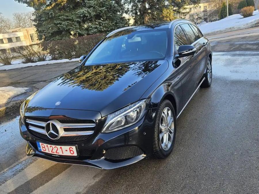 Черный Мерседес Ц 220 2014 в Екабпилс, объемом двигателя 2.20 л и пробегом 328 тыс. км за 12490 €, фото 2 на AUTOMOTO.COM.LV