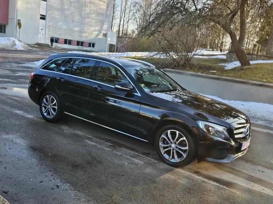 Черный Мерседес Ц 220 2014 в Екабпилс, объемом двигателя 2.20 л и пробегом 328 тыс. км за 12490 €, фото 4 на AUTOMOTO.COM.LV