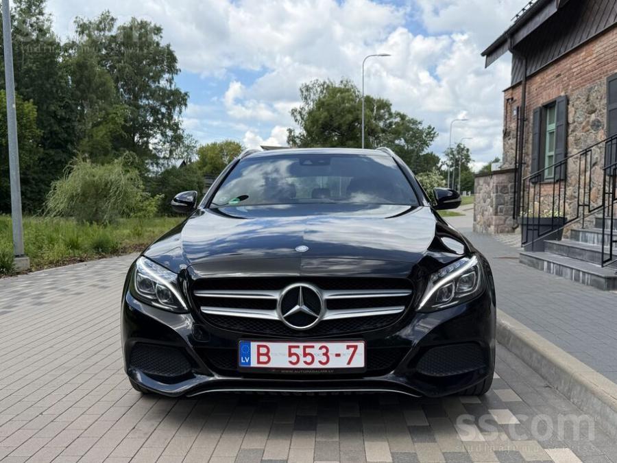 Black Mercedes-Benz c-220 2014 in Rezekne, with an engine capacity of 2.20 L and mileage of 289 thousand km for 10490 €, photo 1 on AUTOMOTO.COM.LV