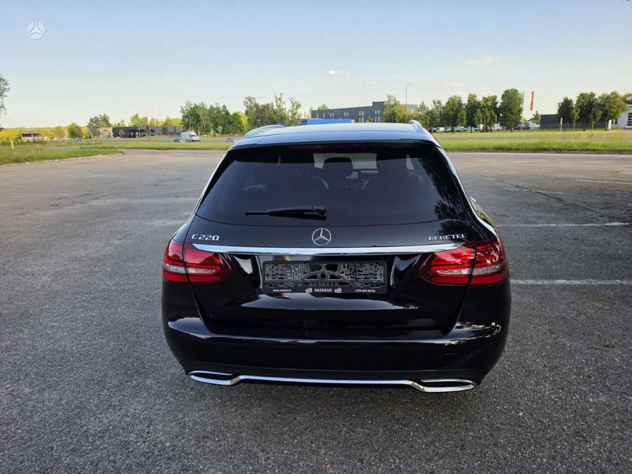 Black Mercedes-Benz c-220 2014 in Kaunas, with an engine capacity of 2.20 L and mileage of 243 thousand km for 11950 €, photo 7 on AUTOMOTO.COM.LV
