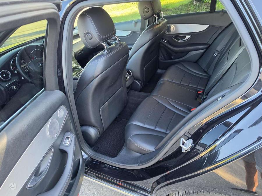 Black Mercedes-Benz c-220 2014 in Kaunas, with an engine capacity of 2.20 L and mileage of 243 thousand km for 11950 €, photo 13 on AUTOMOTO.COM.LV