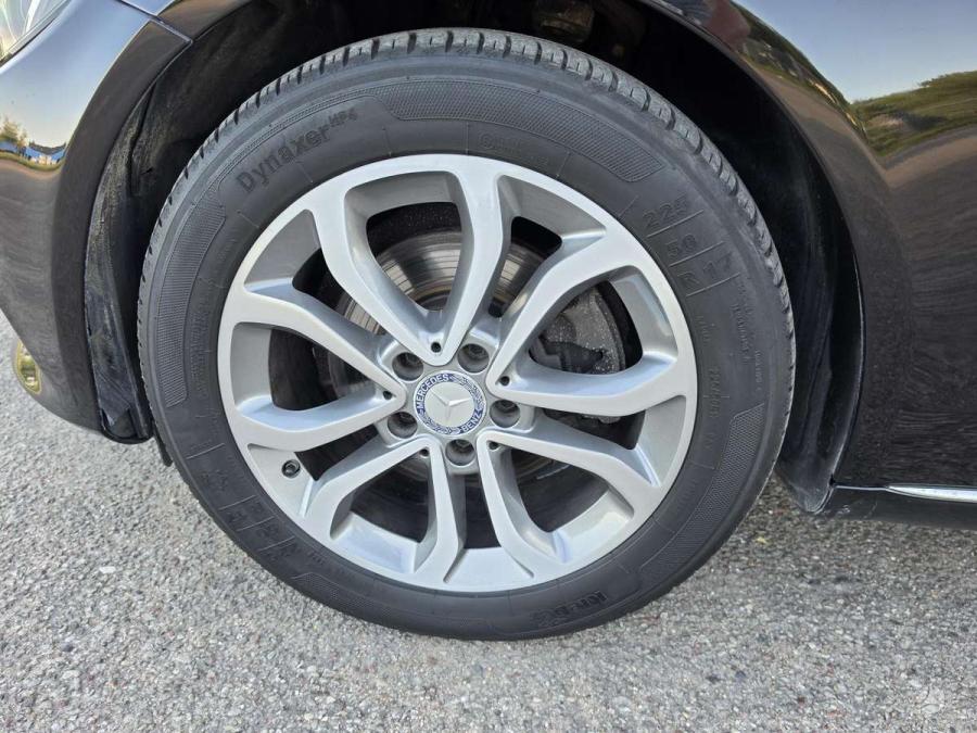 Black Mercedes-Benz c-220 2014 in Kaunas, with an engine capacity of 2.20 L and mileage of 243 thousand km for 11950 €, photo 26 on AUTOMOTO.COM.LV