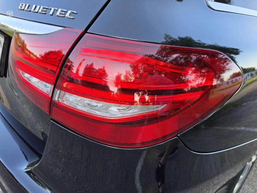Black Mercedes-Benz c-220 2014 in Kaunas, with an engine capacity of 2.20 L and mileage of 243 thousand km for 11950 €, photo 28 on AUTOMOTO.COM.LV