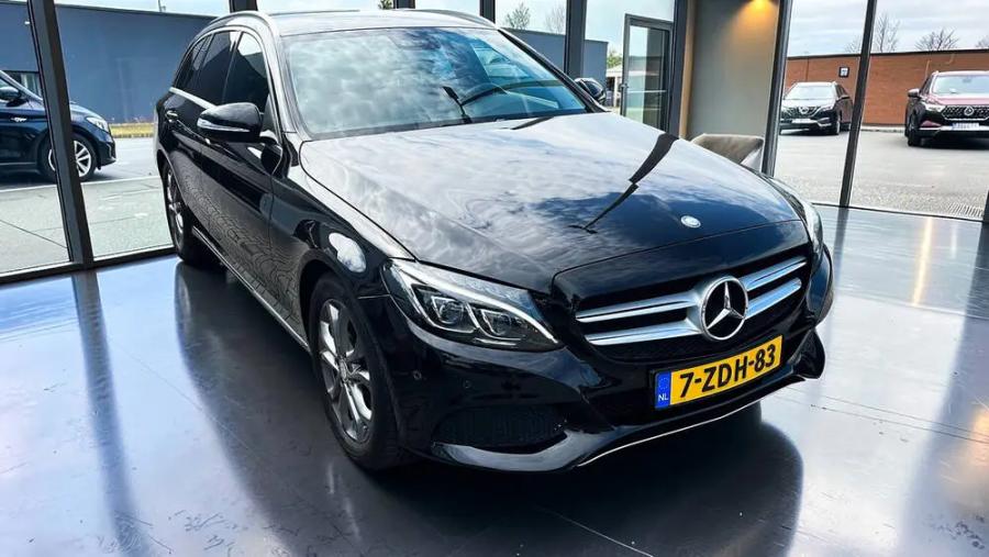Melns Mercedes-Benz c-220 2014 Jūrmala, ar dzinēja tilpumu 2.20 L un nobraukumu 255 tūkst. km par 10950 €, foto 3 vietnē AUTOMOTO.COM.LV