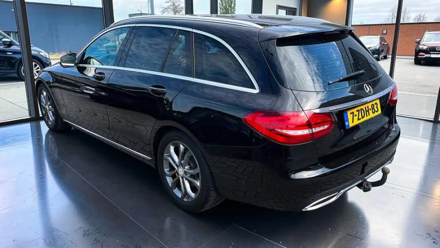 Melns Mercedes-Benz c-220 2014 Jūrmala, ar dzinēja tilpumu 2.20 L un nobraukumu 255 tūkst. km par 10950 €, foto 7 vietnē AUTOMOTO.COM.LV