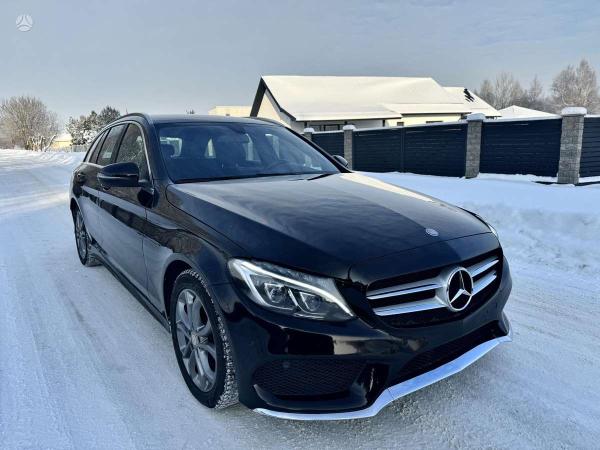 Black Mercedes-Benz c-220 2015 in Vilnius, with an engine capacity of 2.14 L and mileage of 300 thousand km for 9999 €, photo 4 on AUTOMOTO.COM.LV