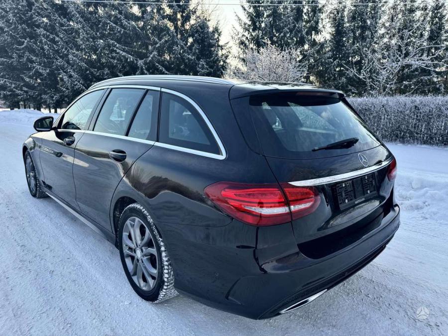 Black Mercedes-Benz c-220 2015 in Vilnius, with an engine capacity of 2.14 L and mileage of 300 thousand km for 9999 €, photo 11 on AUTOMOTO.COM.LV