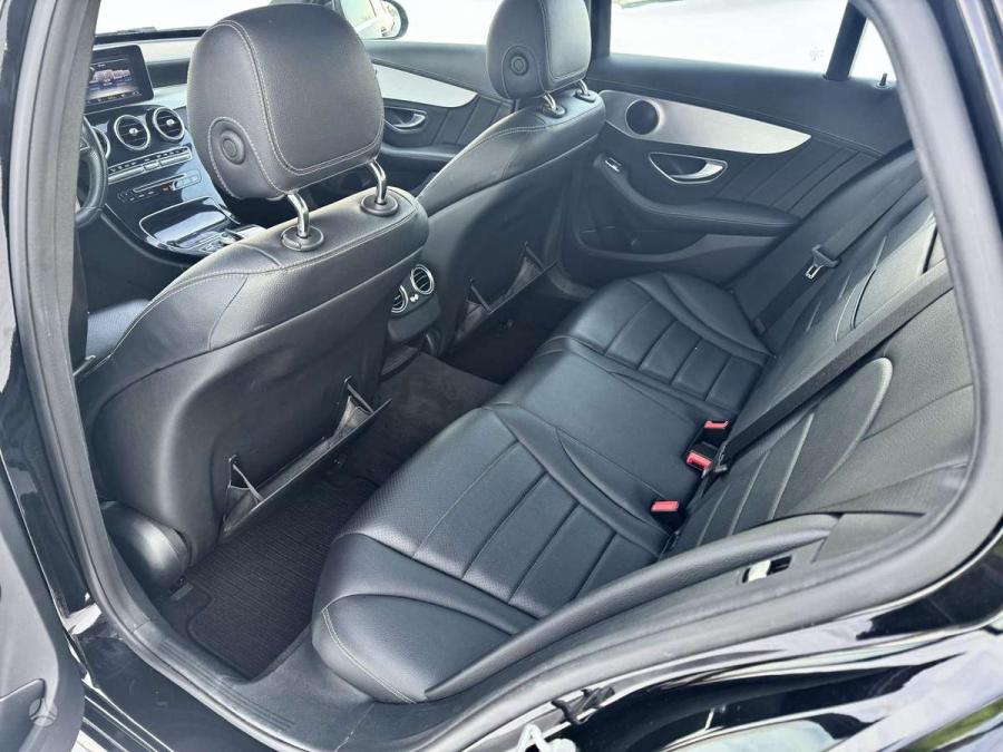 Black Mercedes-Benz c-220 2015 in Vilnius, with an engine capacity of 2.14 L and mileage of 300 thousand km for 9999 €, photo 19 on AUTOMOTO.COM.LV