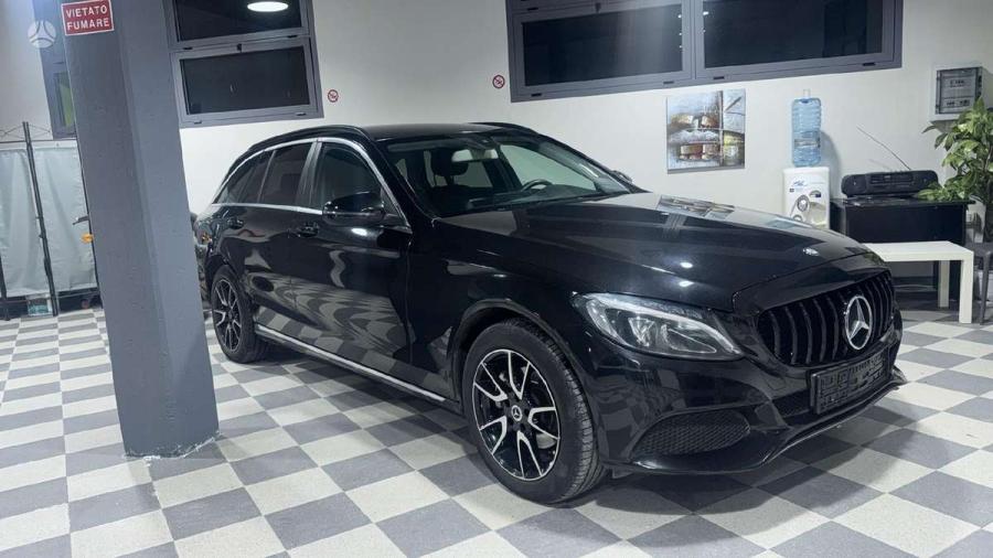 Melns Mercedes-Benz c-220 2015 Kauņa, ar dzinēja tilpumu 2.13 L un nobraukumu 238 tūkst. km par 11500 €, foto 1 vietnē AUTOMOTO.COM.LV