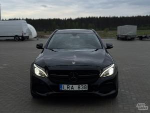 Черный Мерседес Ц 220 2015 в Вильнюс, объемом двигателя 2.20 л и пробегом 350 тыс. км за 11900 €, фото 4 на AUTOMOTO.COM.LV