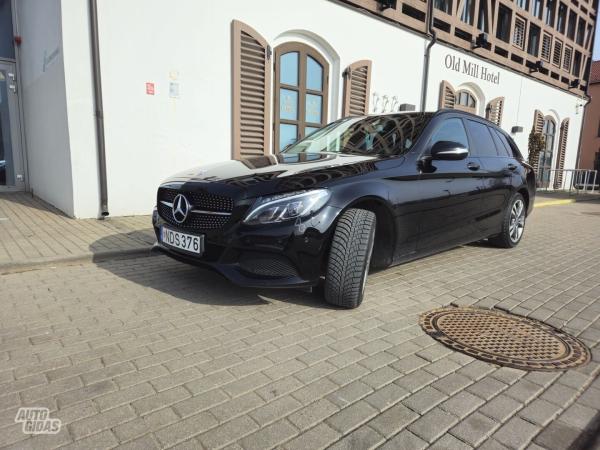 Black Mercedes-Benz c-220 2015 in Klaipeda, with an engine capacity of 2.10 L and mileage of 345 thousand km for 10500 €, photo 2 on AUTOMOTO.COM.LV