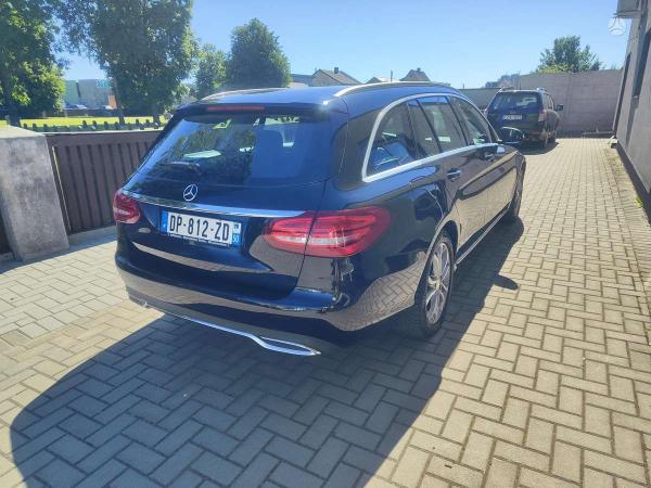 Black Mercedes-Benz c-220 2015 in Taurage, with an engine capacity of 2.14 L and mileage of 316 thousand km for 7900 €, photo 5 on AUTOMOTO.COM.LV