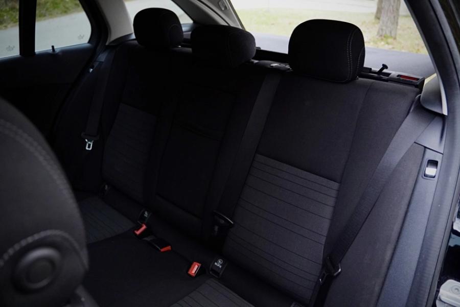 Black Mercedes-Benz c-220 2015 in Riga, with an engine capacity of 2.20 L and mileage of 172 thousand km for 12600 €, photo 3 on AUTOMOTO.COM.LV