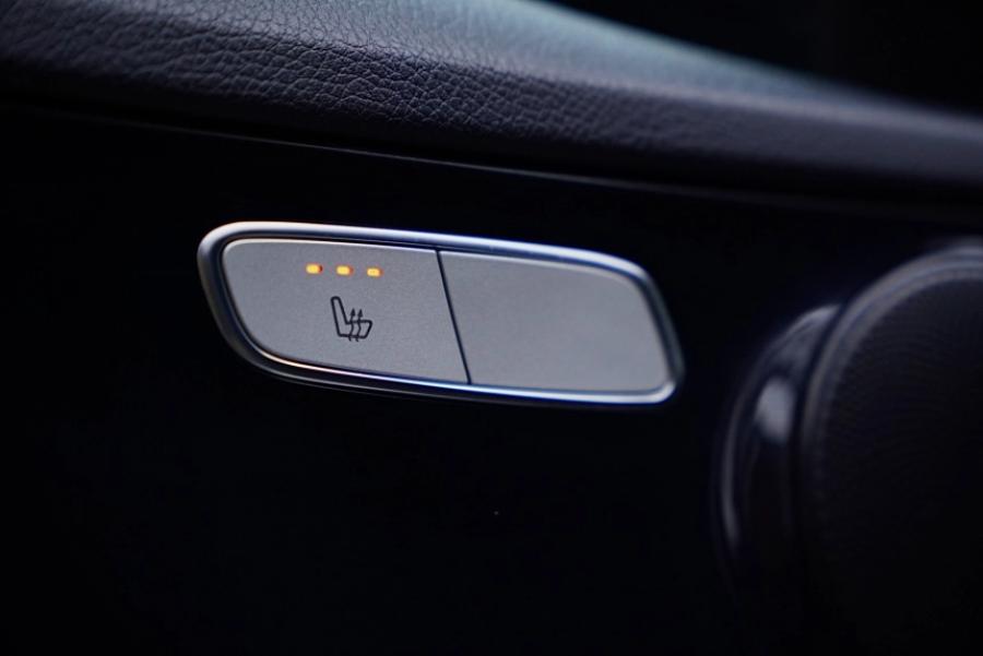 Black Mercedes-Benz c-220 2015 in Riga, with an engine capacity of 2.20 L and mileage of 172 thousand km for 12600 €, photo 6 on AUTOMOTO.COM.LV