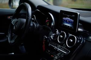 Black Mercedes-Benz c-220 2015 in Riga, with an engine capacity of 2.20 L and mileage of 172 thousand km for 12600 €, photo 14 on AUTOMOTO.COM.LV