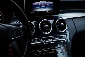 Black Mercedes-Benz c-220 2015 in Riga, with an engine capacity of 2.20 L and mileage of 172 thousand km for 12600 €, photo 15 on AUTOMOTO.COM.LV