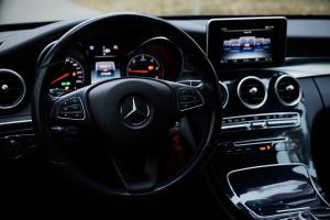 Black Mercedes-Benz c-220 2015 in Riga, with an engine capacity of 2.20 L and mileage of 172 thousand km for 12600 €, photo 16 on AUTOMOTO.COM.LV