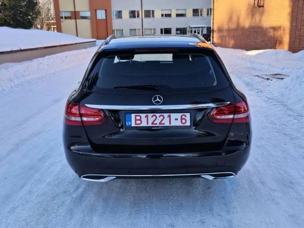 Black Mercedes-Benz c-220 2015 in Jekabpils, with an engine capacity of 2.20 L and mileage of 299 thousand km for 9000 €, photo 3 on AUTOMOTO.COM.LV