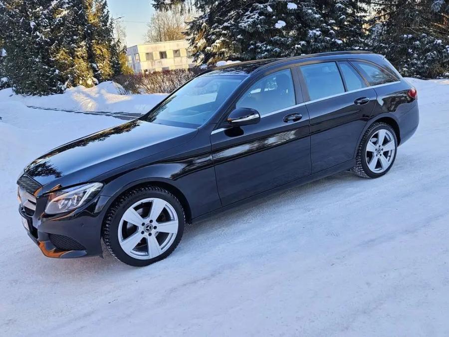Черный Мерседес Ц 220 2015 в Екабпилс, объемом двигателя 2.20 л и пробегом 299 тыс. км за 9000 €, фото 8 на AUTOMOTO.COM.LV