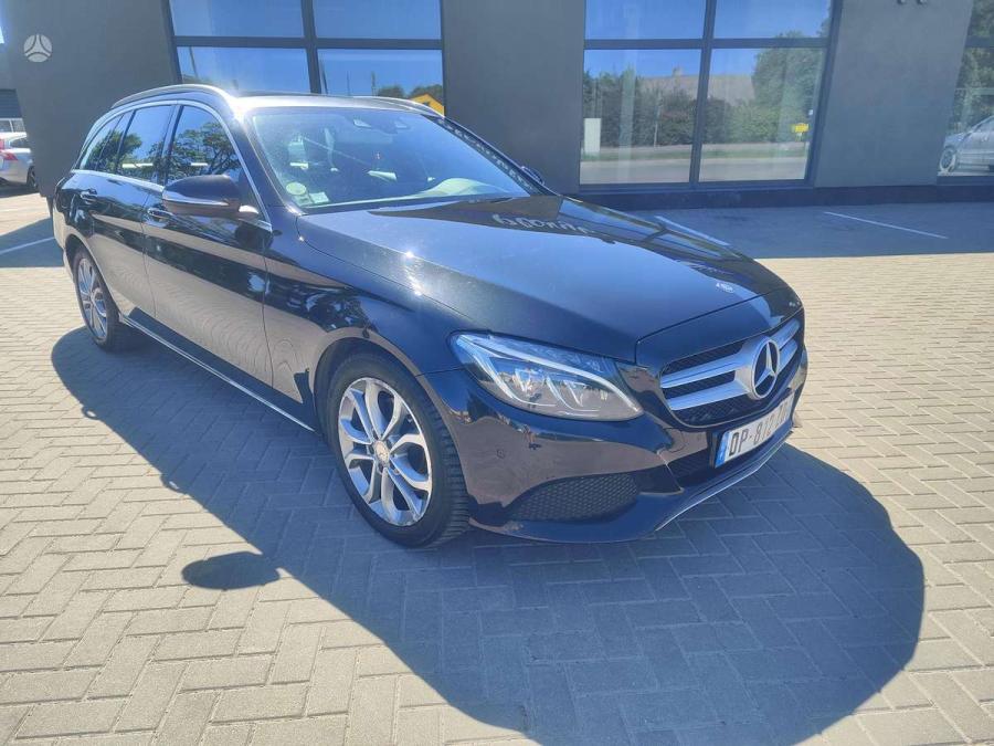 Black Mercedes-Benz c-220 2015 in Taurage, with an engine capacity of 2.14 L and mileage of 316 thousand km for 7500 €, photo 6 on AUTOMOTO.COM.LV