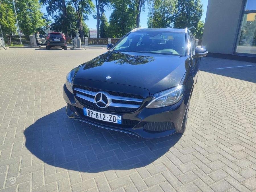 Black Mercedes-Benz c-220 2015 in Taurage, with an engine capacity of 2.14 L and mileage of 316 thousand km for 7500 €, photo 12 on AUTOMOTO.COM.LV