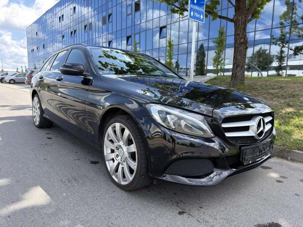 Black Mercedes-Benz c-220 2015 in Panevezys, with an engine capacity of 2.14 L and mileage of 266 thousand km for 8555 €, photo 1 on AUTOMOTO.COM.LV