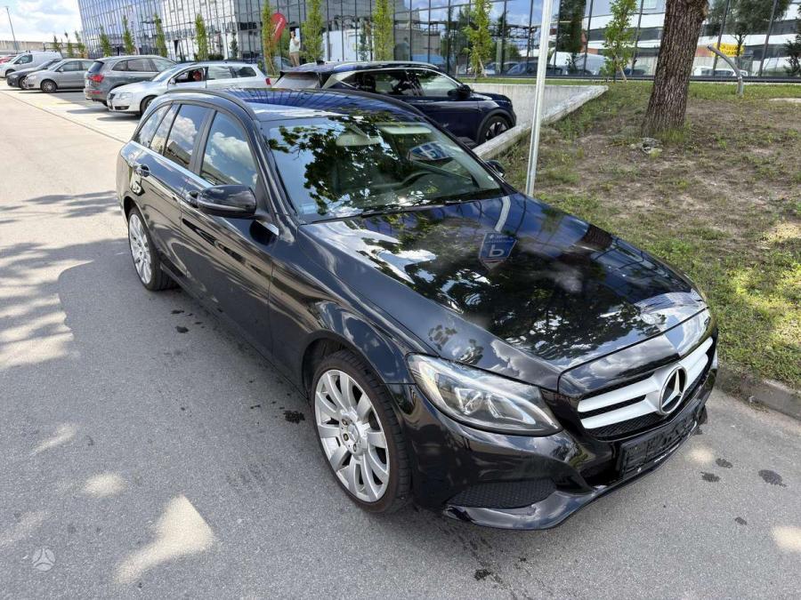 Черный Мерседес Ц 220 2015 в Паневежис, объемом двигателя 2.14 л и пробегом 266 тыс. км за 8555 €, фото 3 на AUTOMOTO.COM.LV