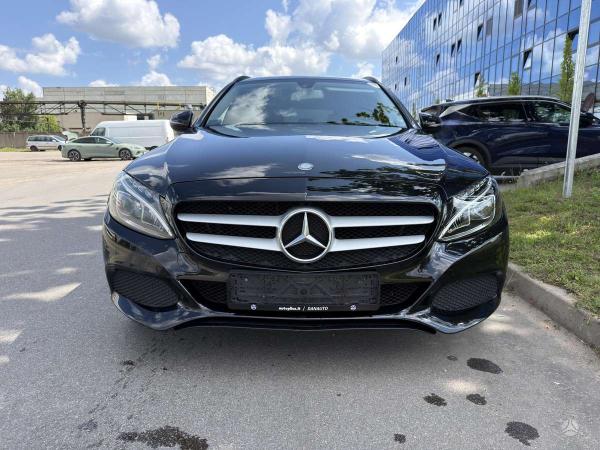 Black Mercedes-Benz c-220 2015 in Panevezys, with an engine capacity of 2.14 L and mileage of 266 thousand km for 8555 €, photo 5 on AUTOMOTO.COM.LV
